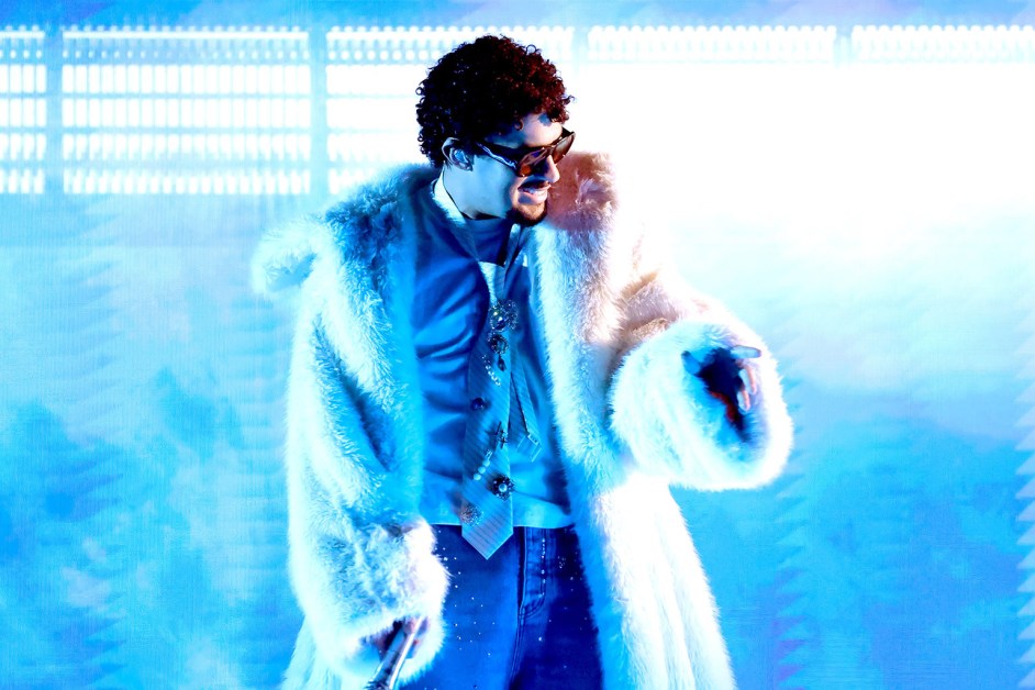 Bad Bunny rompe todos los récords con su «Debí Tirar Más Fotos World ...
